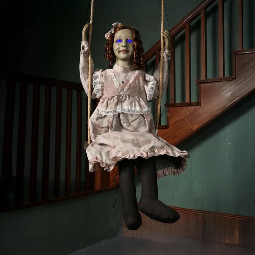 Niña en Columpio Animada 🎃 Halloween Chile – Frank & Mortis